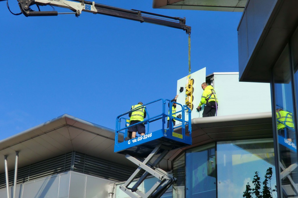 A Day in the Life of a Glazier - Home Guidance